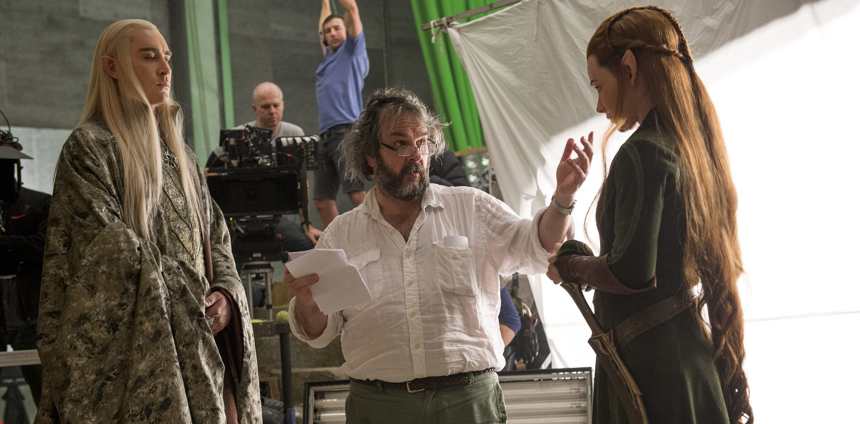 Peter Jackson Returns to Middle-earth with 'Hobbit' Sequel - Front Row ...
