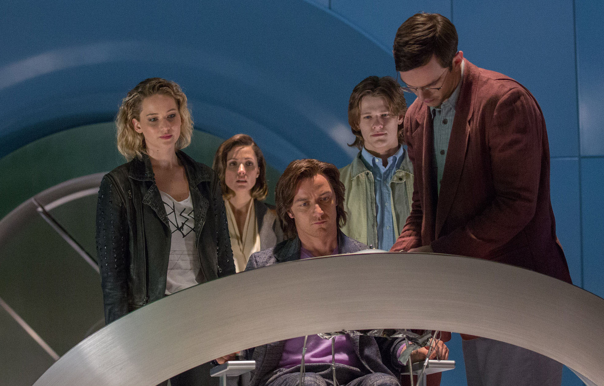 Photos: James McAvoy's Hairy Adventure in 'X-Men: Apocalypse' - Front ...